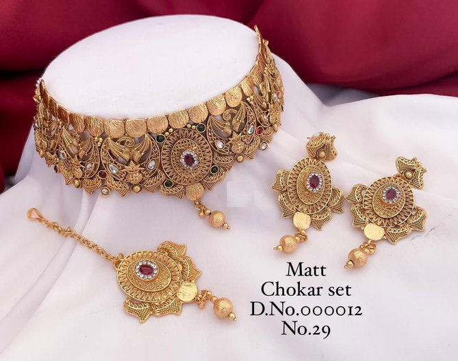 Matte Gold Chokar Set Earning With Mag Tikka Catalog - The Ethnic World