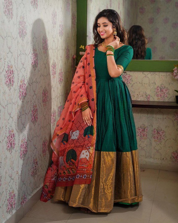 Vidhya Handloom Silk Gown With Dupatta Wholesale Price In Surat - The ...