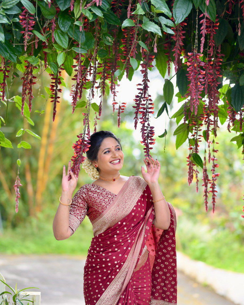 Kerala Queen By Aab Soft Lichi Silk Wedding Wear Saree Exporters In ...